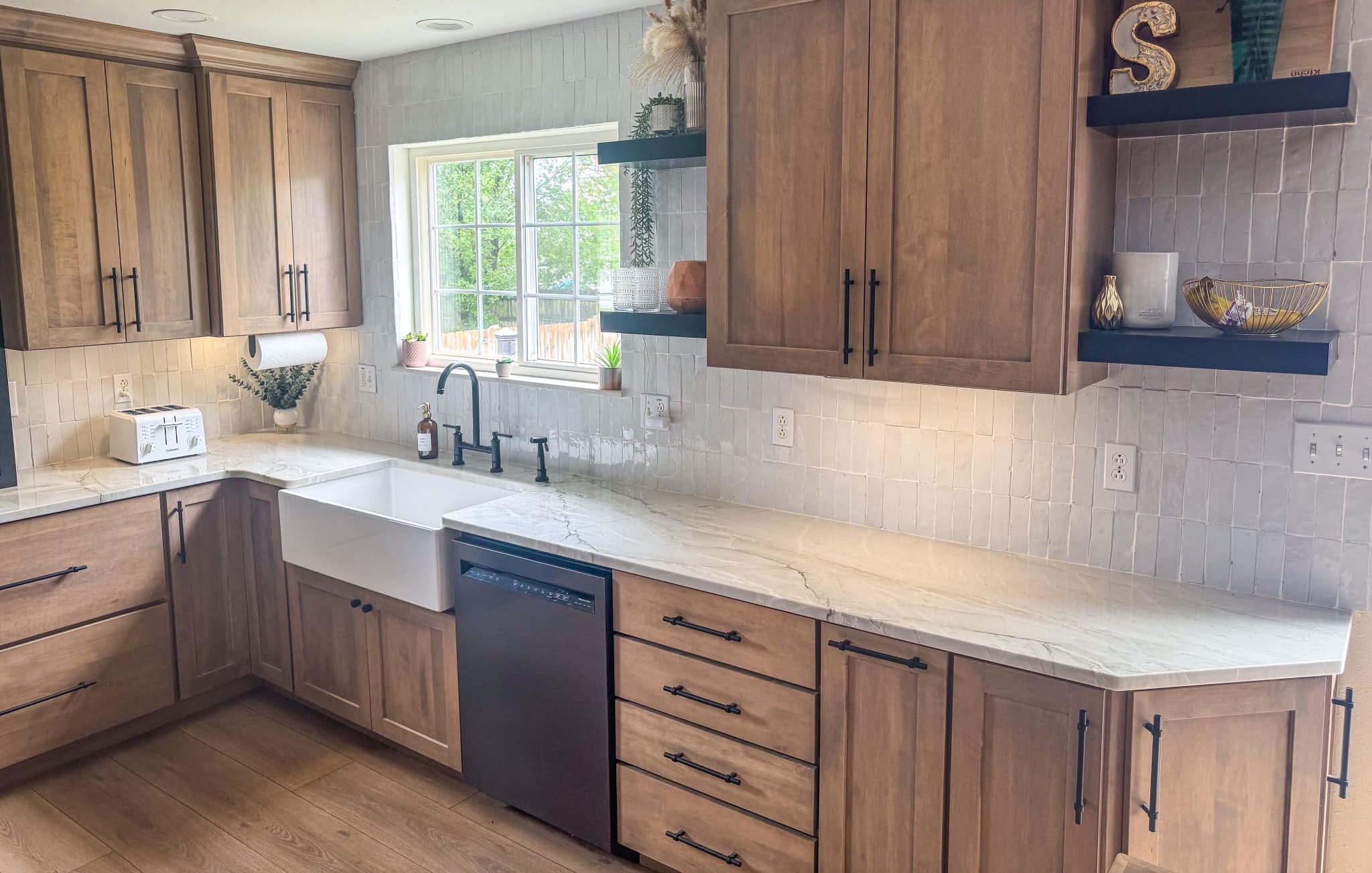 CI - Portfolio - Charleston15 (Maple, Almond & PG, Black) - Koch and Co
